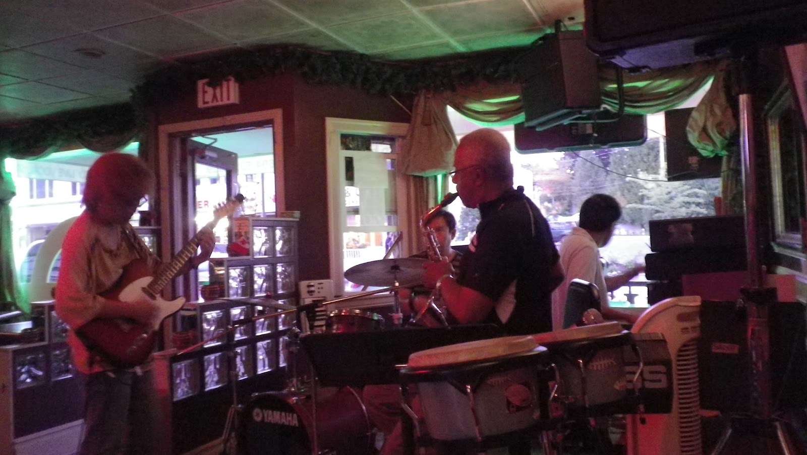 Welcome to Ricky's web site: Ricky @ Java Jazz Bistro, New Westminster, BC