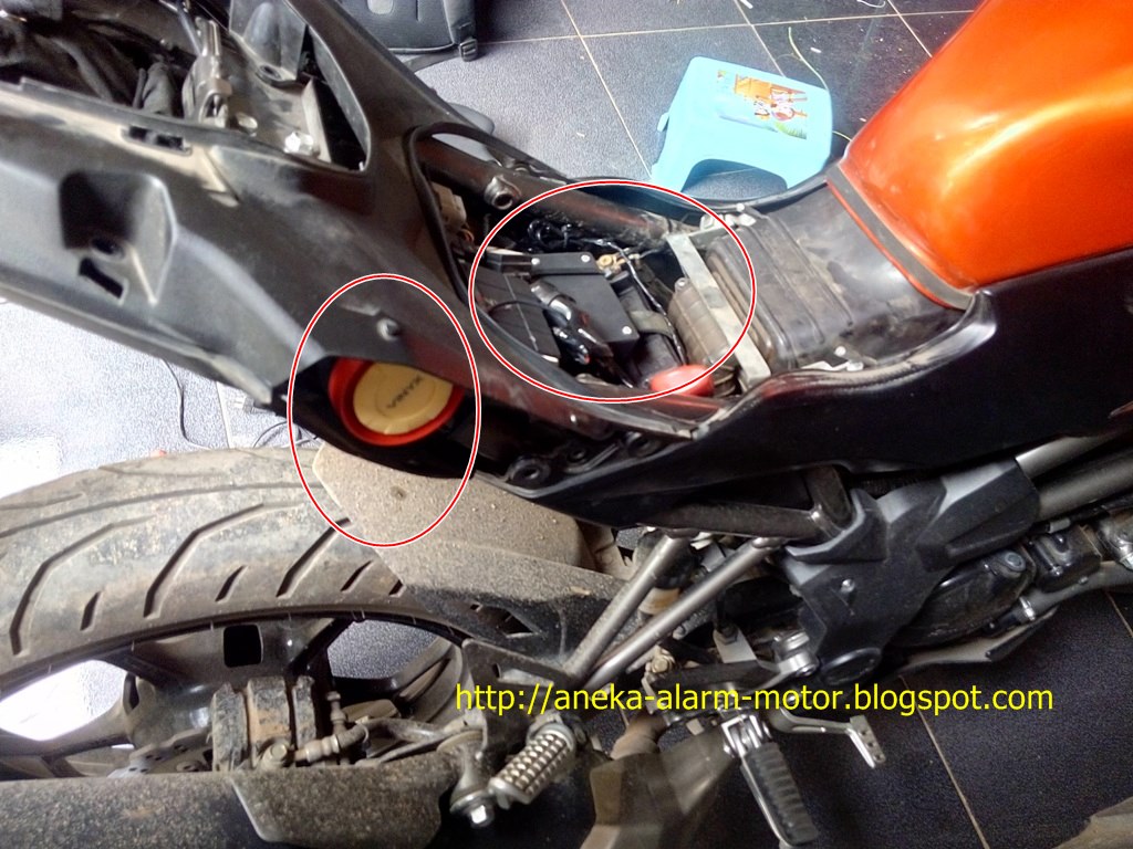 Cara pasang alarm motor remote pada Kawasaki Ninja 250cc RR mono Cara pasang alarm motor remote pada Kawasaki Ninja 250cc RR mono