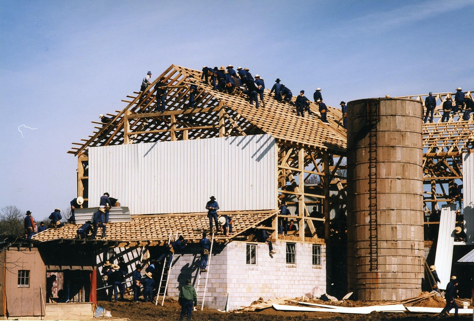 Amish-Country Journal, by Author Paul Gaus: Amish Barn Raisings