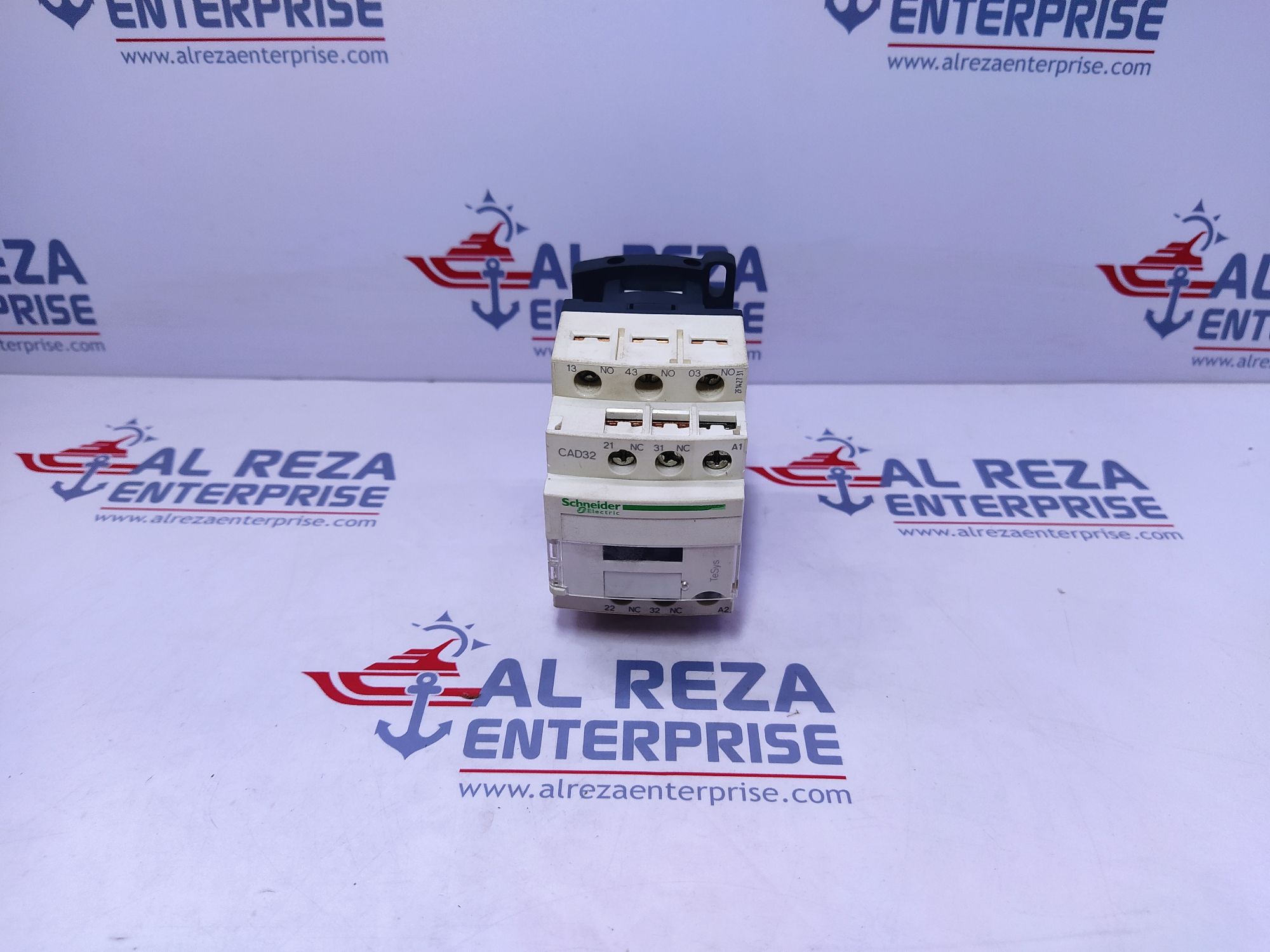 SCHNEIDER ELECTRIC CAD32 CONTACTOR