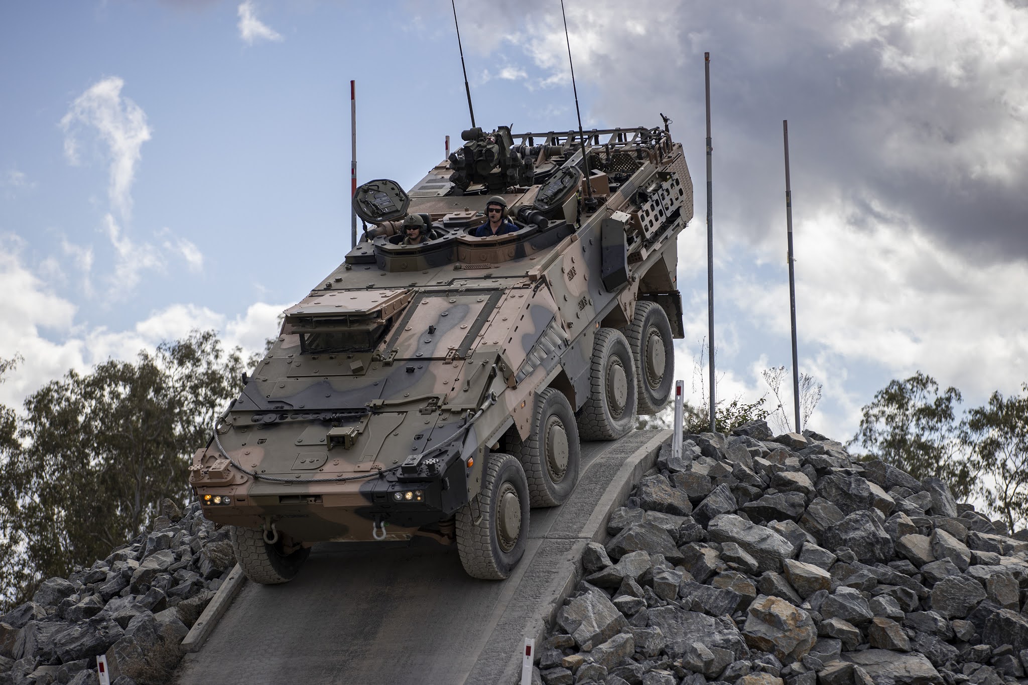 The Dead District: The Australian Army began conversion training from ...