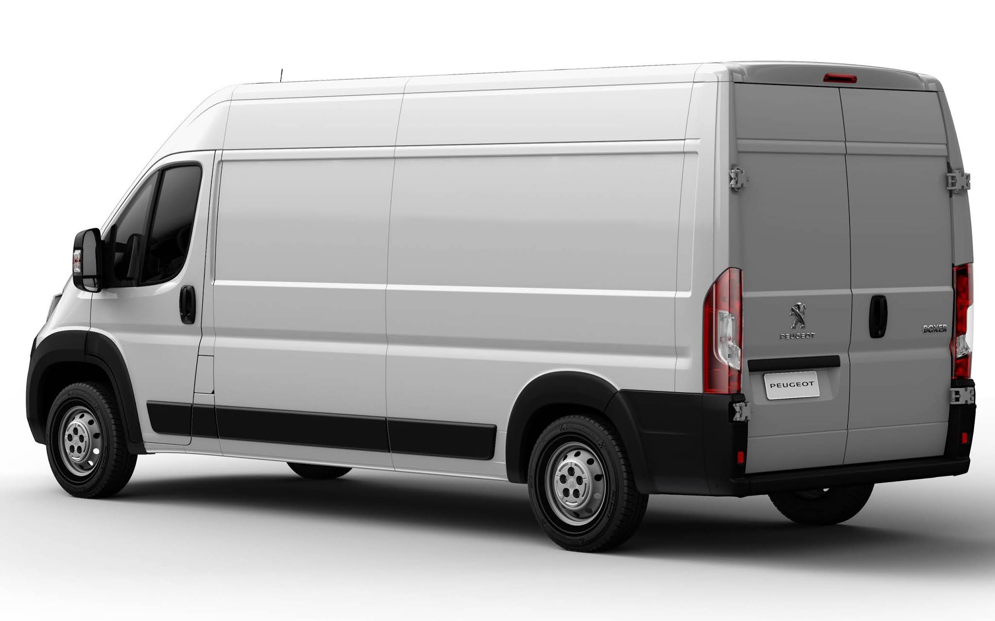 Peugeot Boxer Cargo chega ao mercado por R$ 225.990