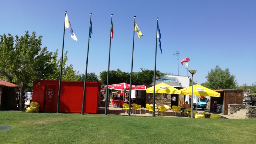 PRAIA FLUVIAL DA RIBEIRA NA ALBUFEIRA DO AZIBO - MACEDO DE CAVALEIROS ...