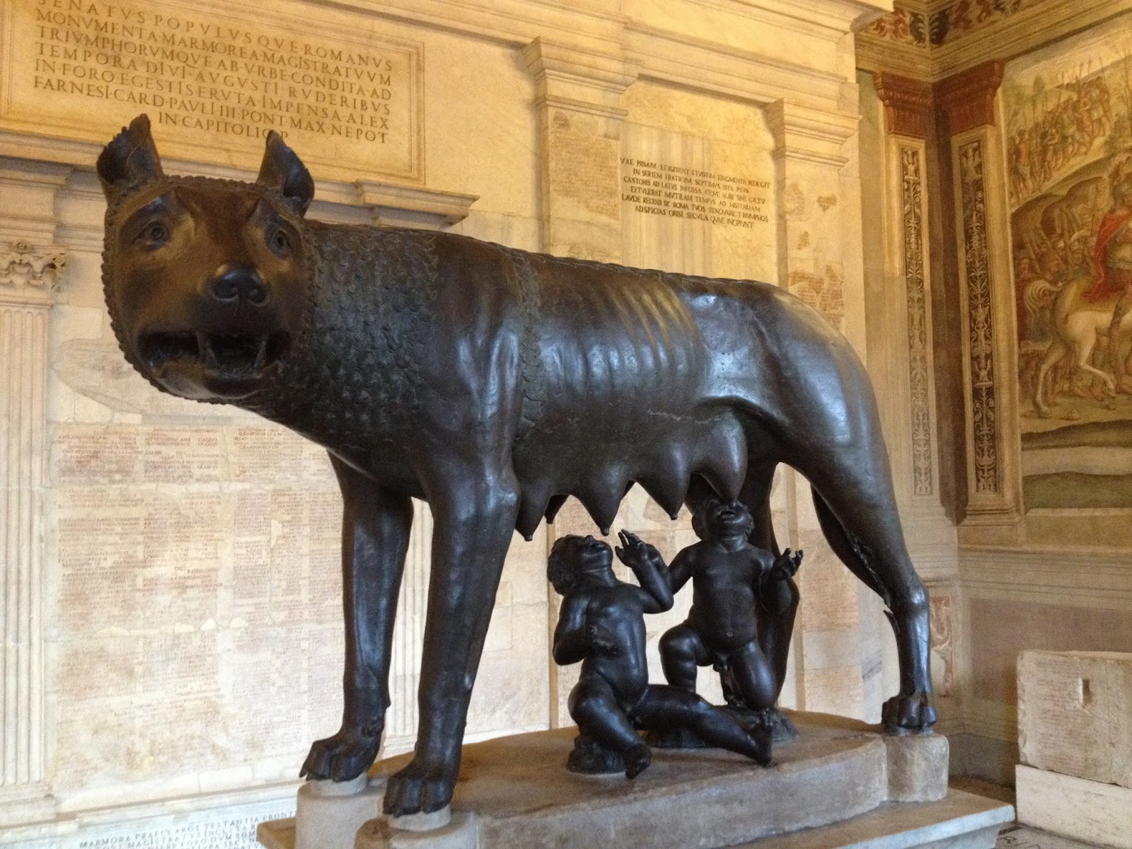 In bici per Roma: Una nuova Lupa Capitolina