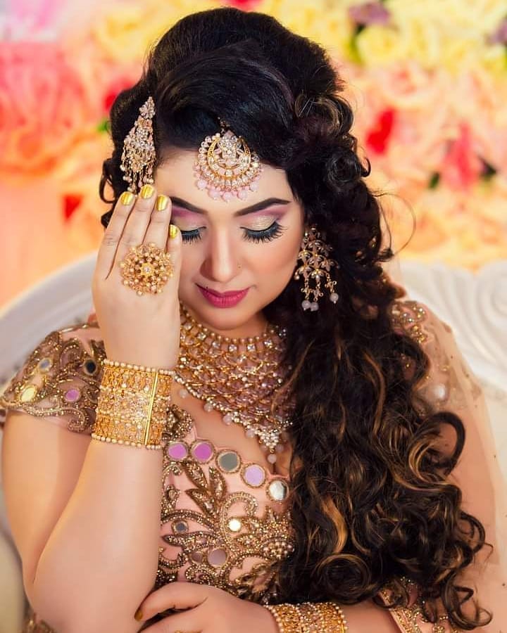 Bangladeshi Hot Actress Apu Biswas - Beautiful And Hottest Model and ...