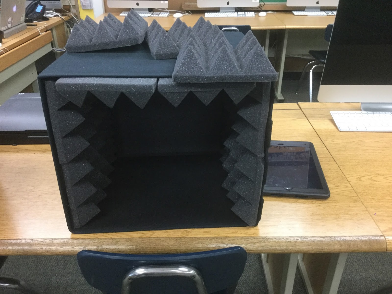 blog.mrcasal.com: Portable sound booths: audio cubes