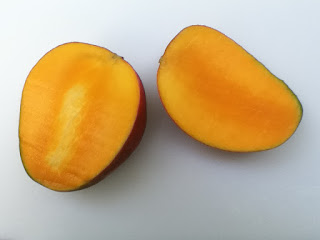 The Creative Vault: How To Cut Up A Mango