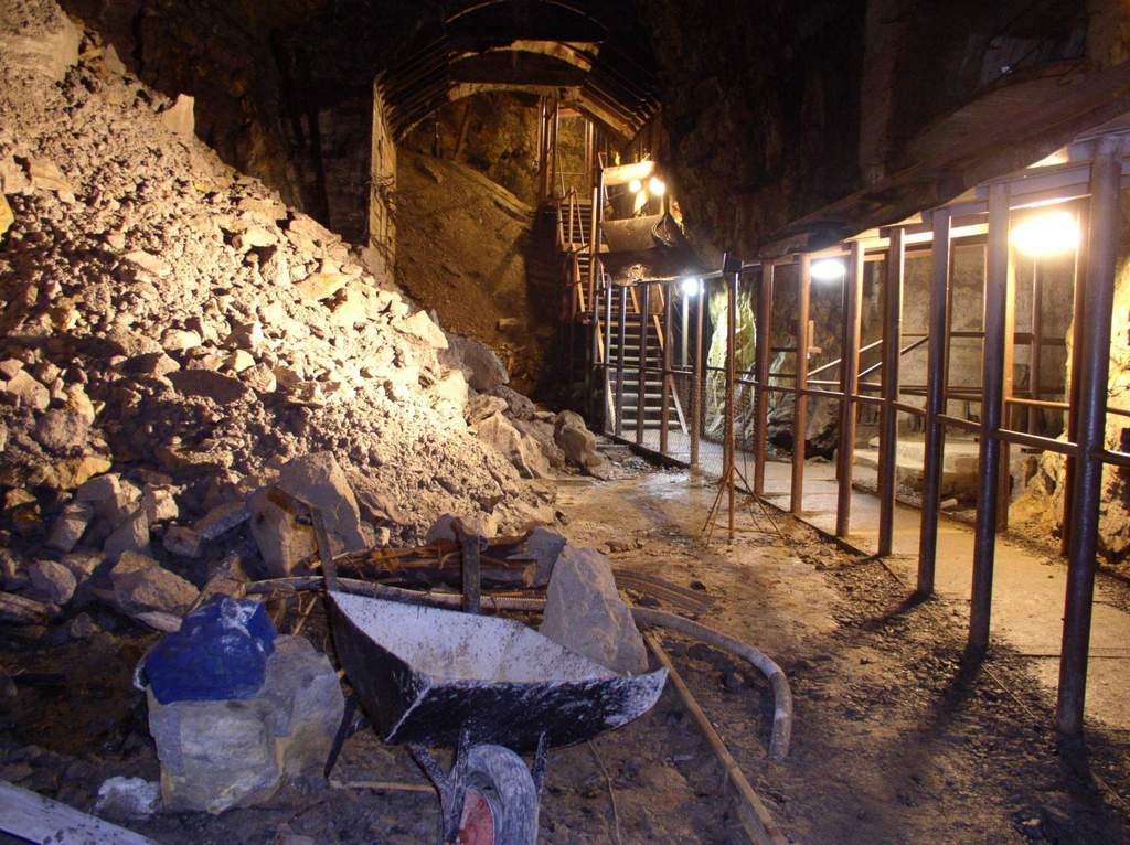 World War II in Pictures: The Breslau "Gold Train" Found?