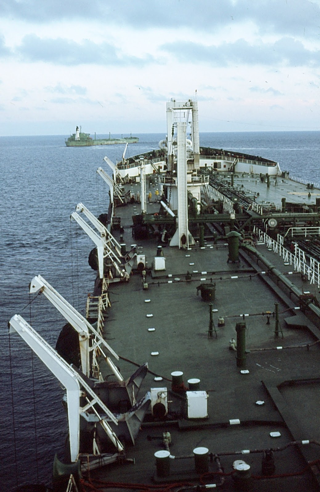 'ZIEN EN WETEN': NISO M.S. SHELL TANKERS B.V. ( DEEL 2 )