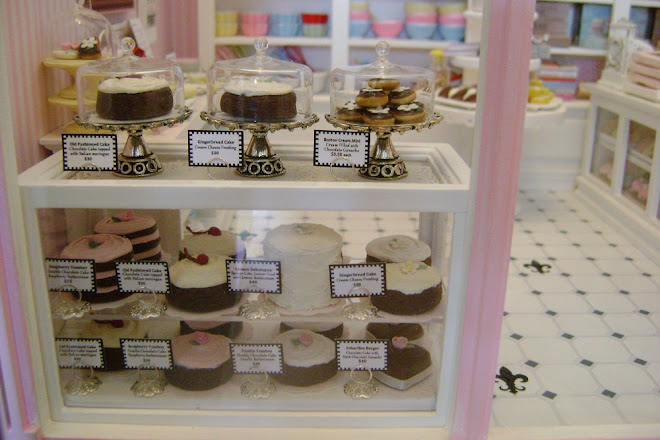 Baking In Miniature: Bakery Counter