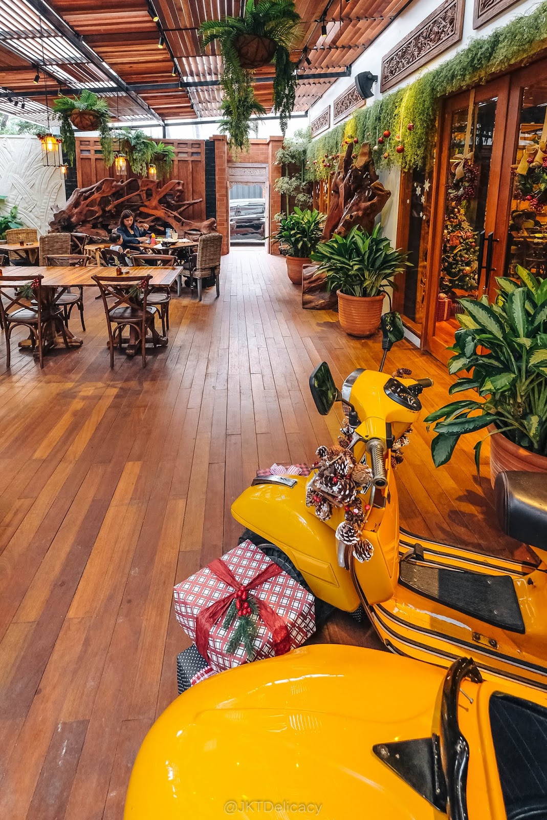 JKTDelicacy.com: SIX OUNCES COFFEE PANGLIMA POLIM