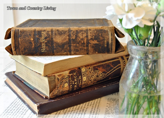 25 ways to decorate with books...free bookplate printable and thankful ...