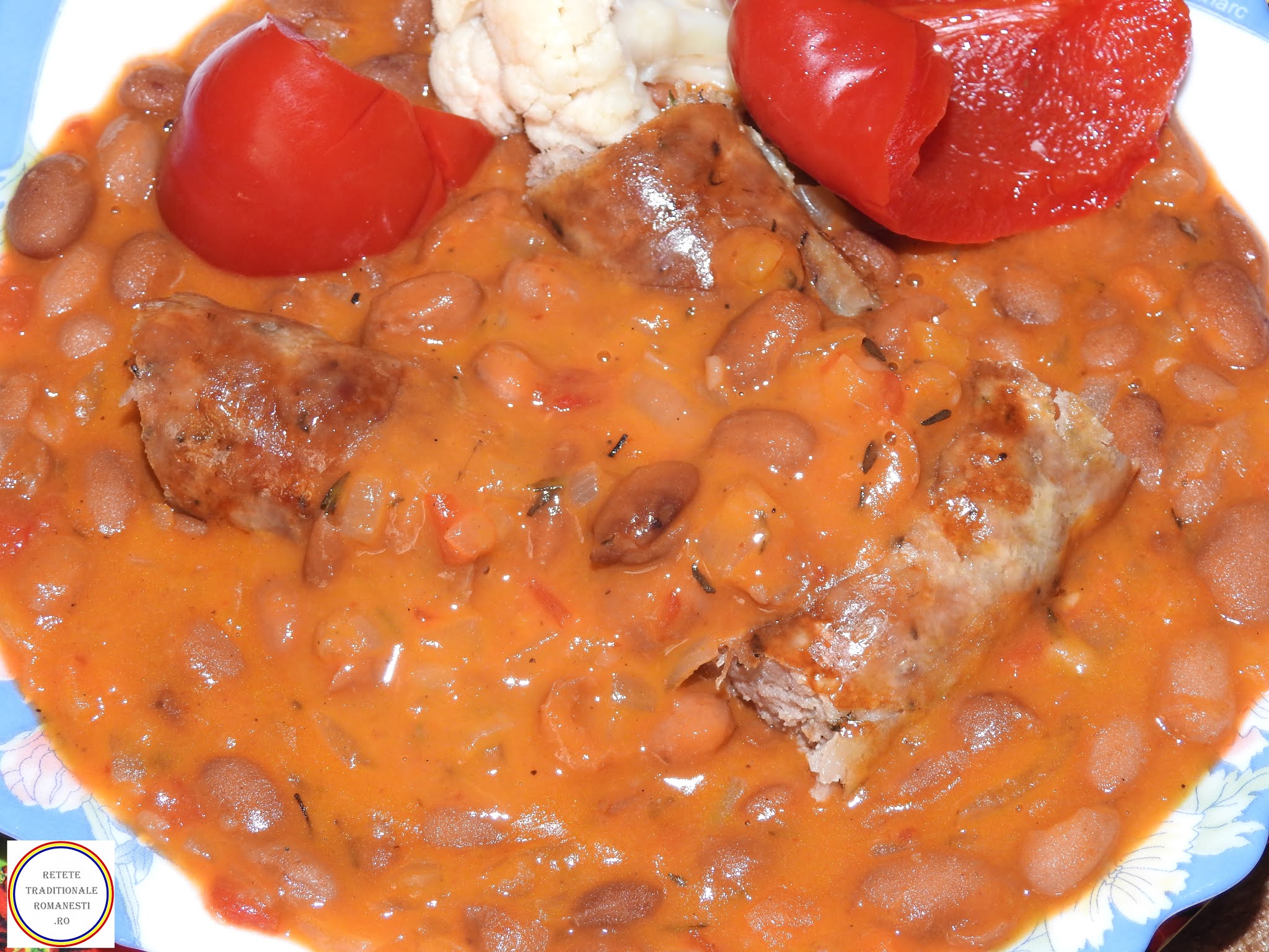 Fasole cu carnati reteta | Retetetraditionaleromanesti.ro