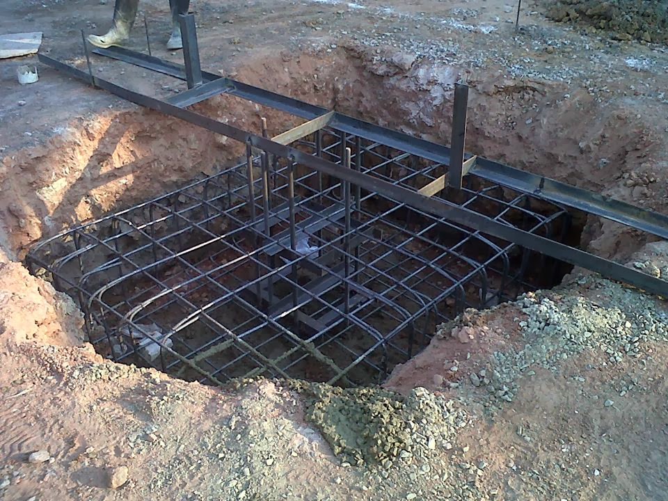 Construction Work: SIZE AND QUANTITY OF REINFORCEMENT FOR BUILDING WORKS