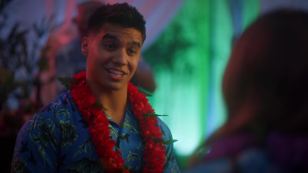 ausCAPS: Jordan Buhat shirtless in grown-ish 4-09 "You Beat Me To The ...