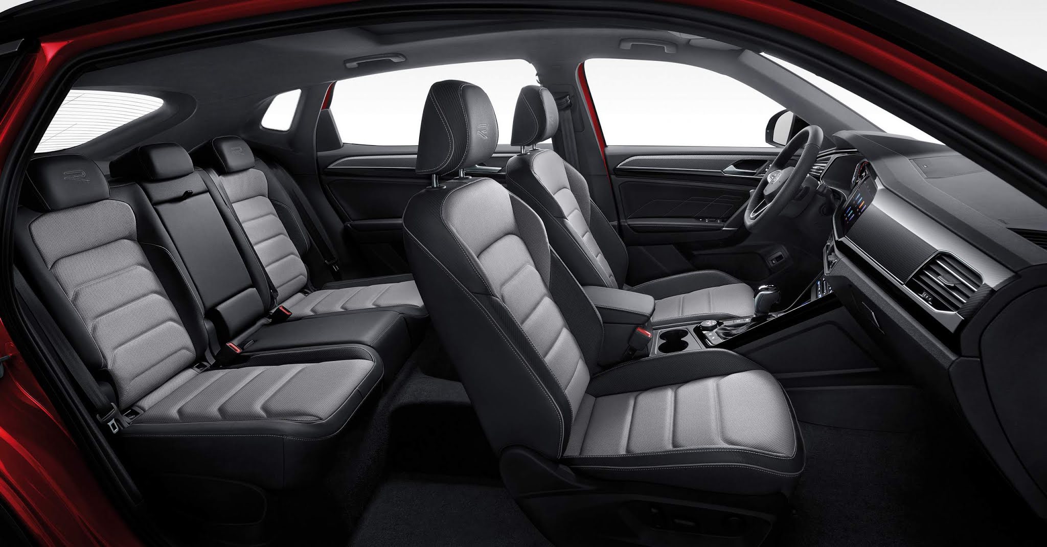 Volkswagen Tayron X R-Line lançado com carroceria cupê