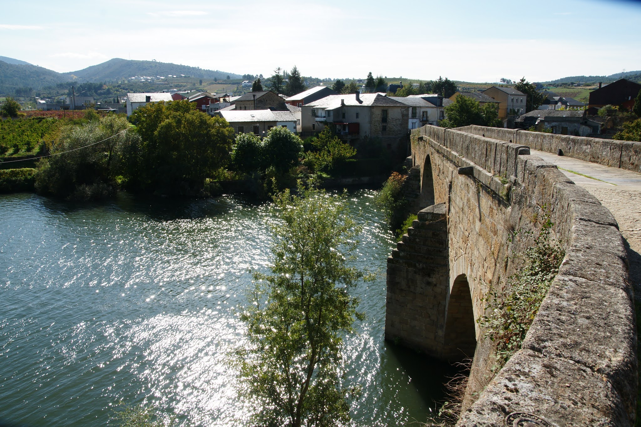 Somos Valdeorras, enoturismo : Las rutas con puentes y ríos como ...