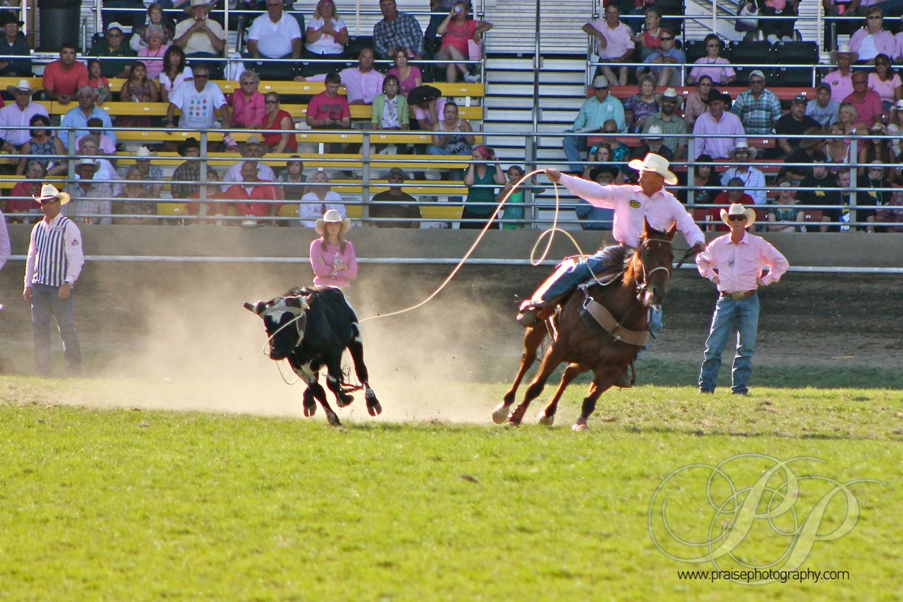 Eric Valentine's Praise Photography Blog: The Pendleton Round Up -- Roping