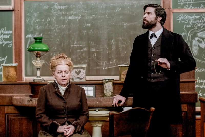 FILMY KOSTIUMOWE: Freud (TV Serial 2020– )