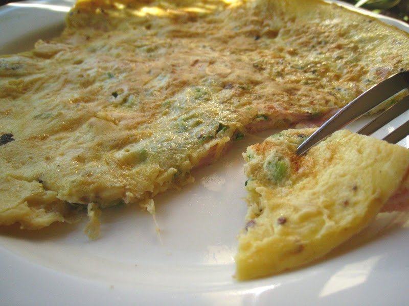 Szybkie gotowanie : Pikantny, serowy omlet