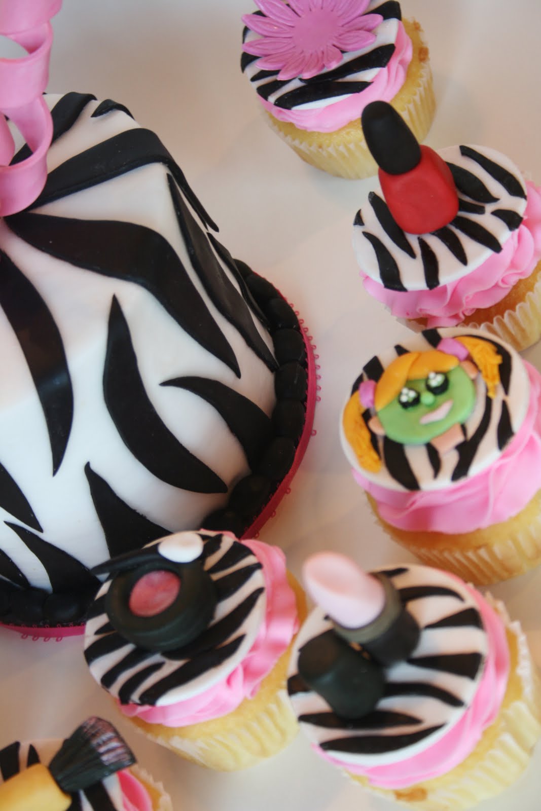 And Everything Sweet: 7th Birthday Spa Cupcakes!