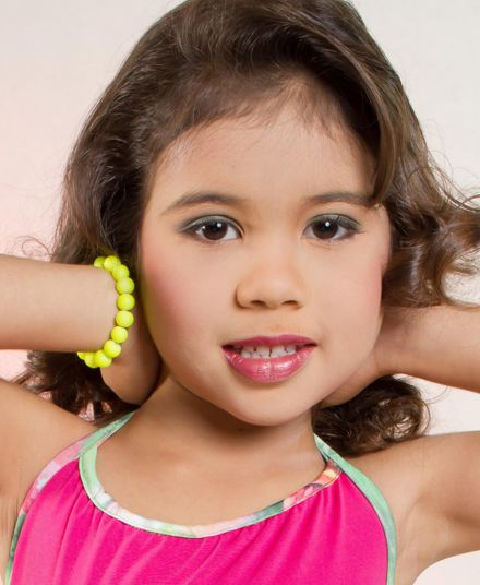 Niña Model Venezuela 2015 - Diverso Magazine