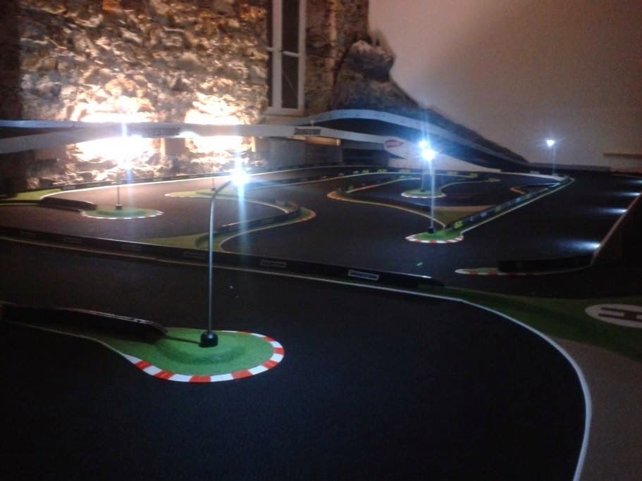 KYOSHOSAN: Beautiful Mini-Z Track in Saint Malo de Guersac