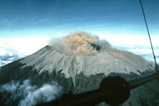 Bali Free Information: Mount Raung Eruption Comes to Bali