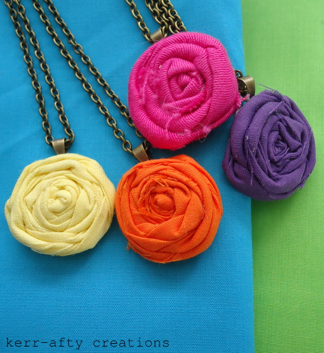 Kerr-afty Creations: Rosette Necklaces