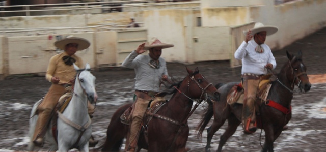 Empezó el Capacha de Completos ~ Informanet
