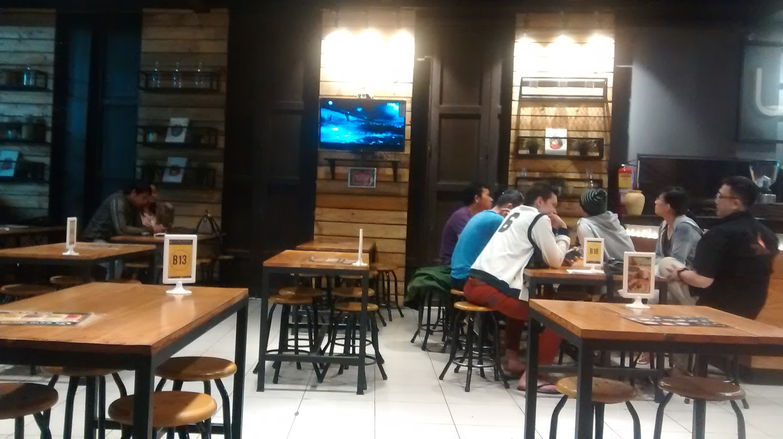 Tempat Wisata Kuliner Warunk UPNORMAL Kopo Bandung - Wisata Kuliner