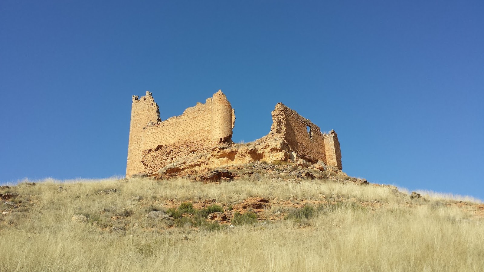 RECUERDOS DE LA ABUELA E HIJO: Visita por el castillo de la Raya