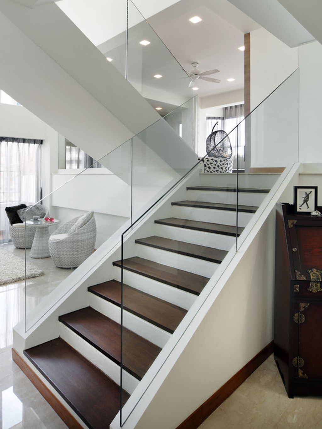 48 Luxury Glass Staircase Design Ideas For Your Dream Home | ARA HOME