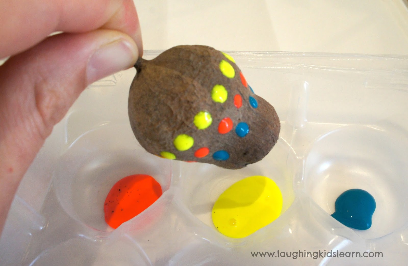 Mom And Kids: Gumnut Painting