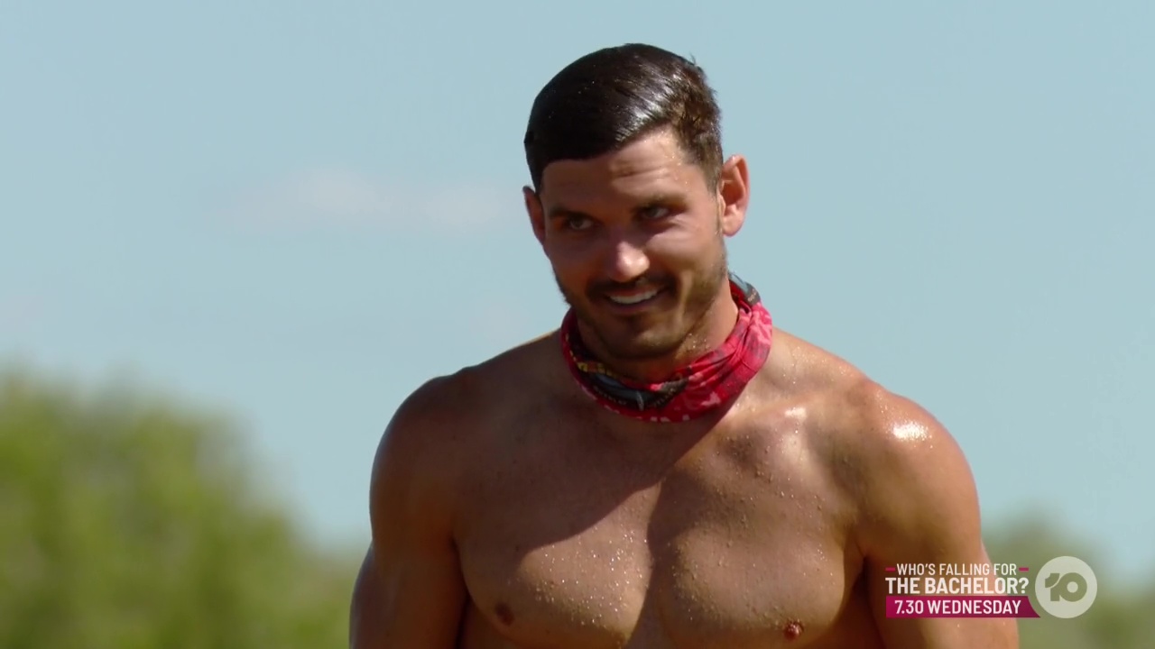 ausCAPS: Simon Mee shirtless in Australian Survivor: Brains v Brawn 8 ...