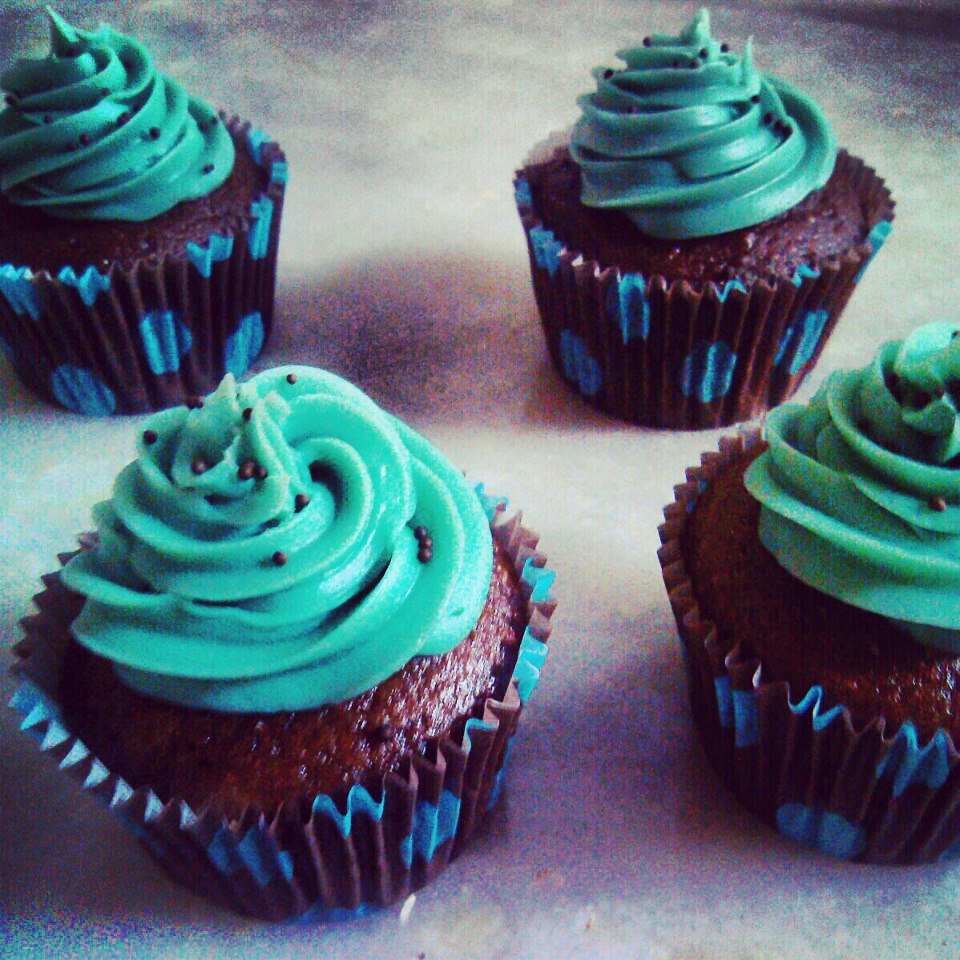 Ateliê Doce Luxo - Desativado: Cupcakes em tons de azul