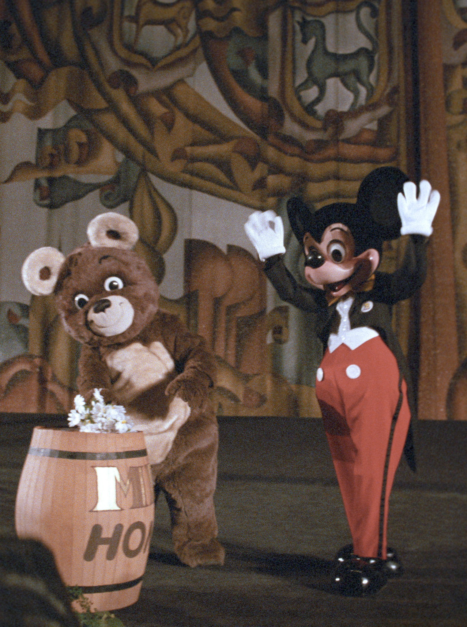 Mickey Mouse’s First Official Visit to the USSR, 1988 | Vintage News Daily