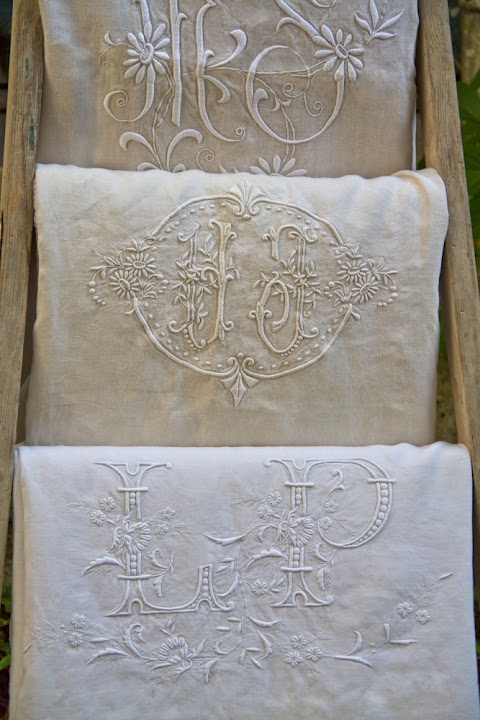 Eye For Design: Monograms.......Decorate Your Interiors With Them