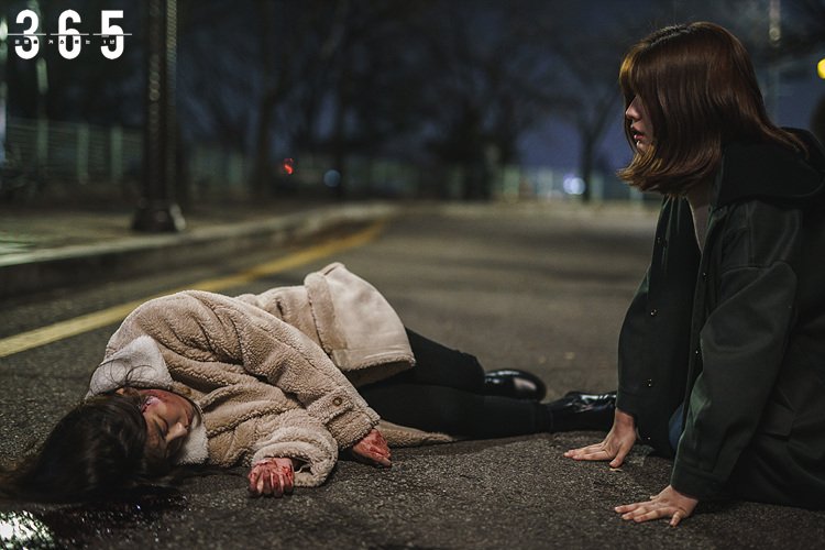 Review Drama Korea 365: Repeat The Year - Gorilla Girl and Rawr