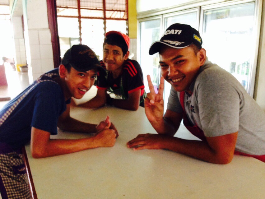 SMK BUKIT SENTOSA: Jamuan Hari Raya Anjuran KGK SMKBS