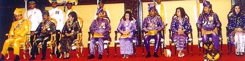 Payung Mahkota Dirgahayu Raja Melayu: PANJI-PANJI DIRAJA PERAK DAN ...
