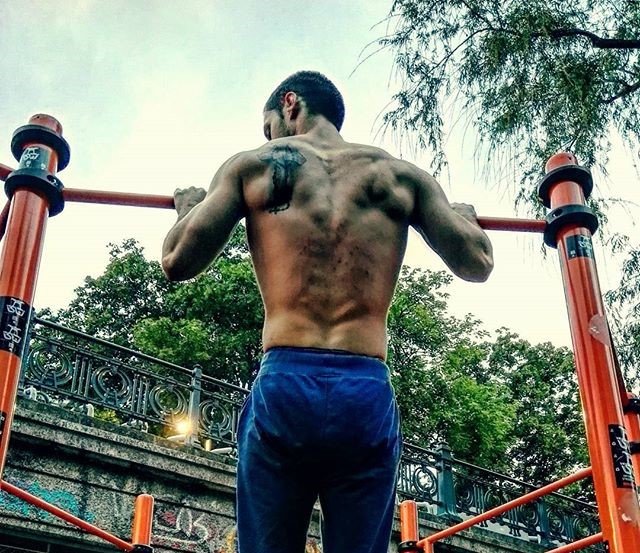 Barz Club Street Workout: Exercícios pra Evoluir na Barra Fixa e uma ...