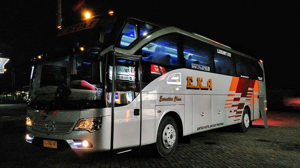 Resmi Beroperasi Bus Eka Patas Terbaru Hino RN285 Karoseri Morodadi ...