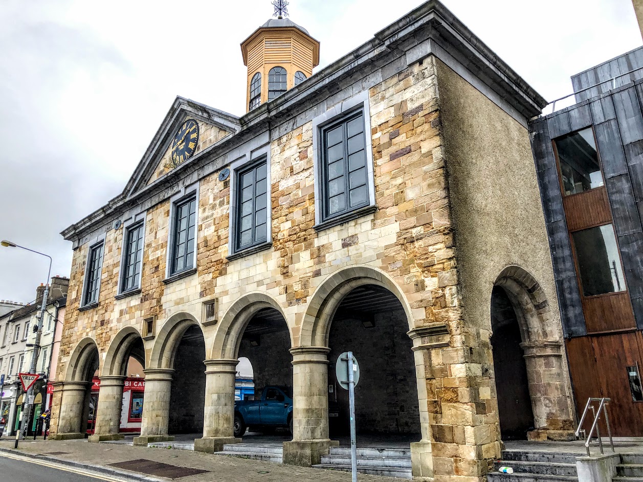 Patrick Comerford: Two landmark buildings in Clonmel bookend each end ...