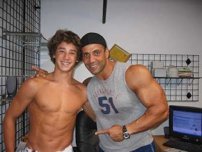 the beauty of male muscle: muscle friends