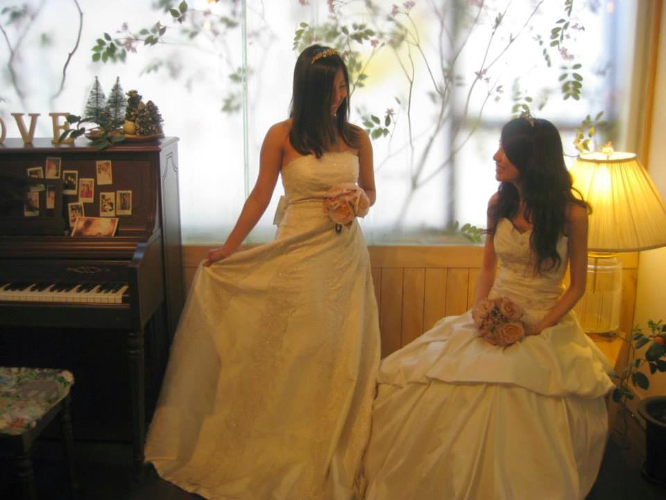 Dwaeji In Seoul: Princess Diary Cafe (wedding dress cafe), Edae