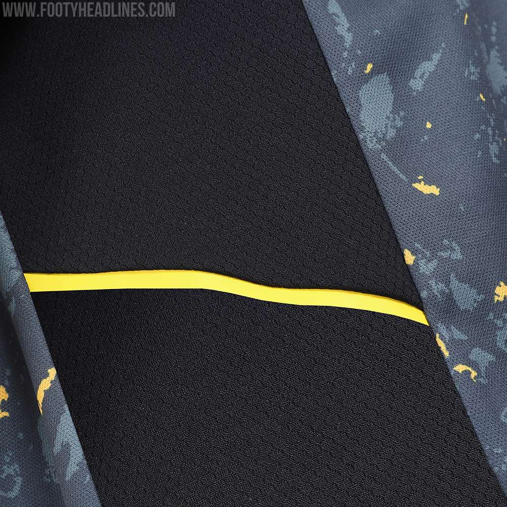 Castore Wolves 21-22 Away Kit Released - Footy Headlines