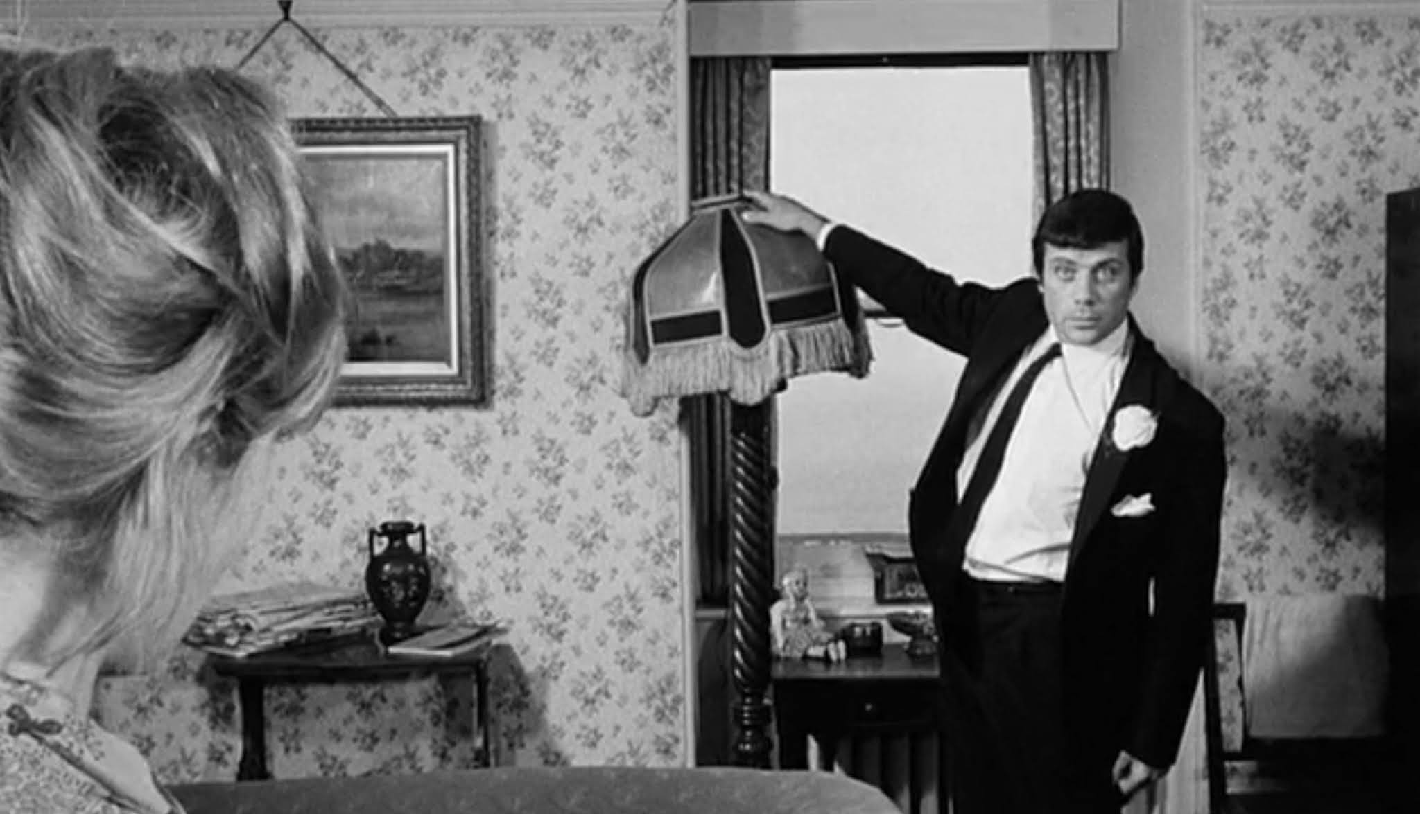 cult film freak: MICHAEL WINNER DIRECTS OLIVER REED RUNNING 'THE SYSTEM'