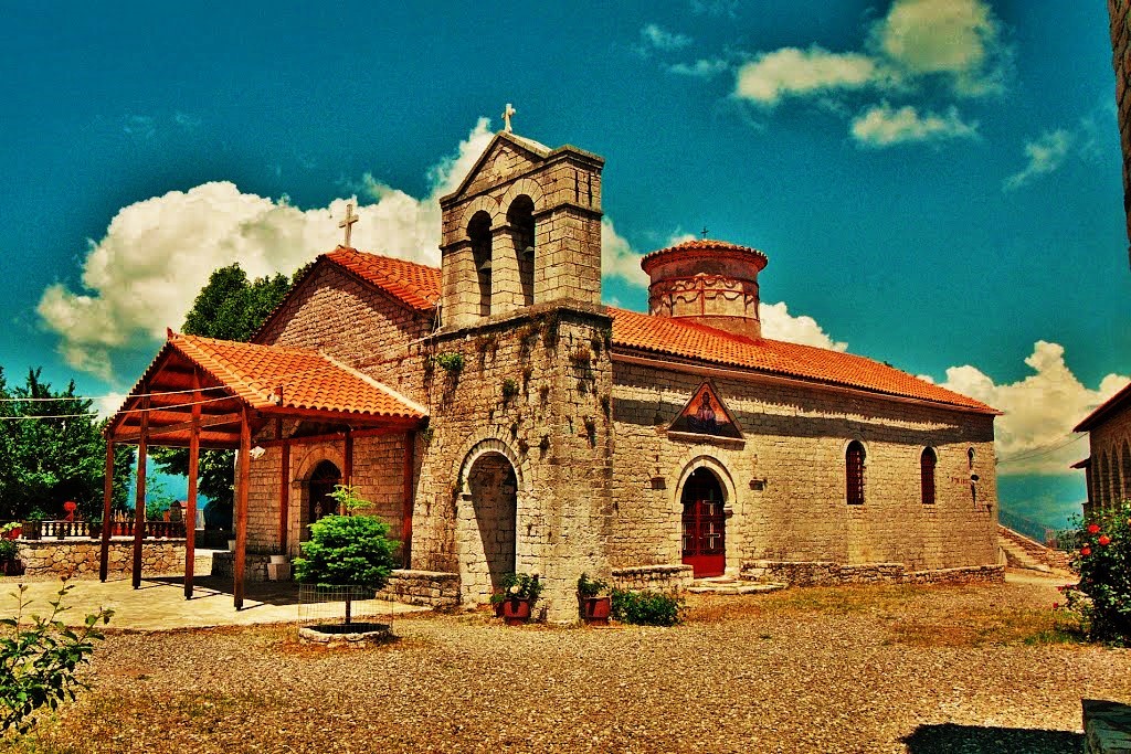 Greek Orthodox Religious Tourism: Ιερά Μονή Παναγίας της Βαρνάκοβας, Φωκίδα