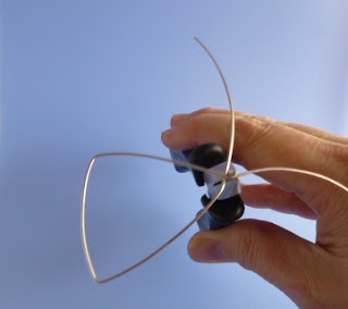 How to Make Triangle or Triangular Jewelry Tutorials / The Beading Gem